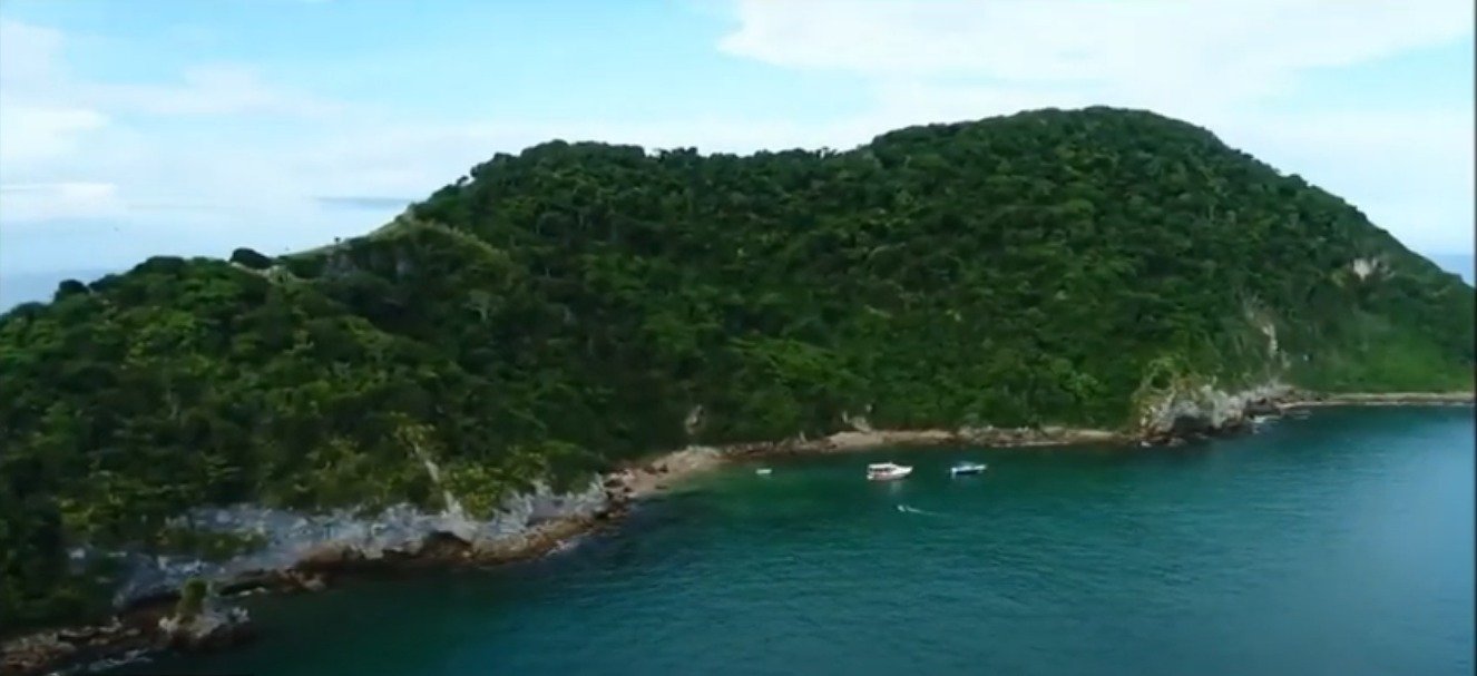 Conheça a Ilha Feia em Búzios